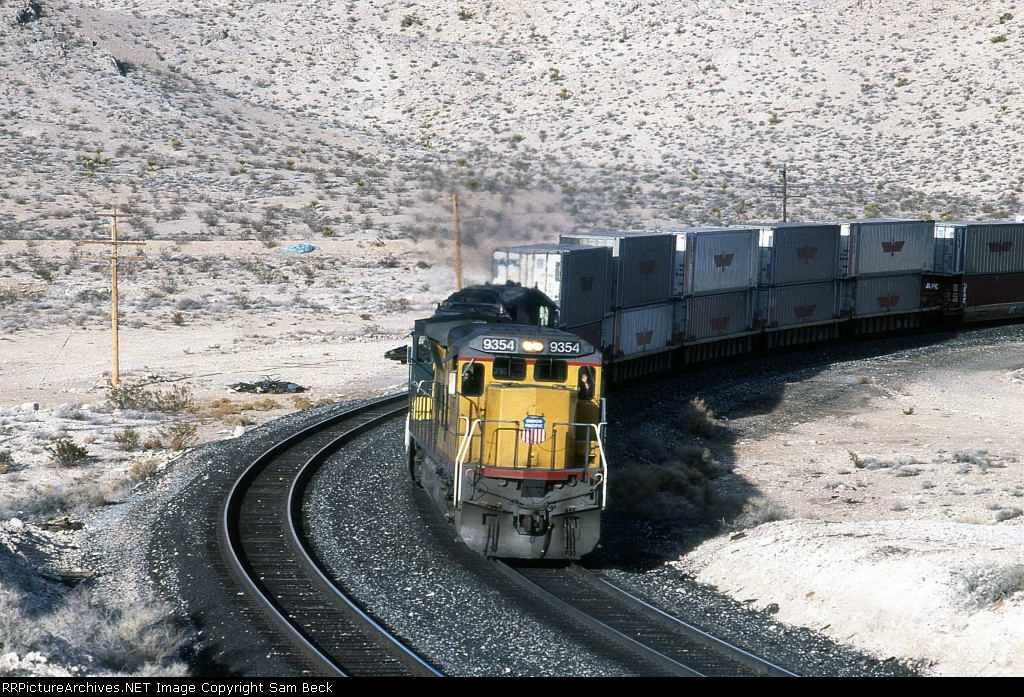 UP 9354, CNW 7002, and 7030 on CHLAZ